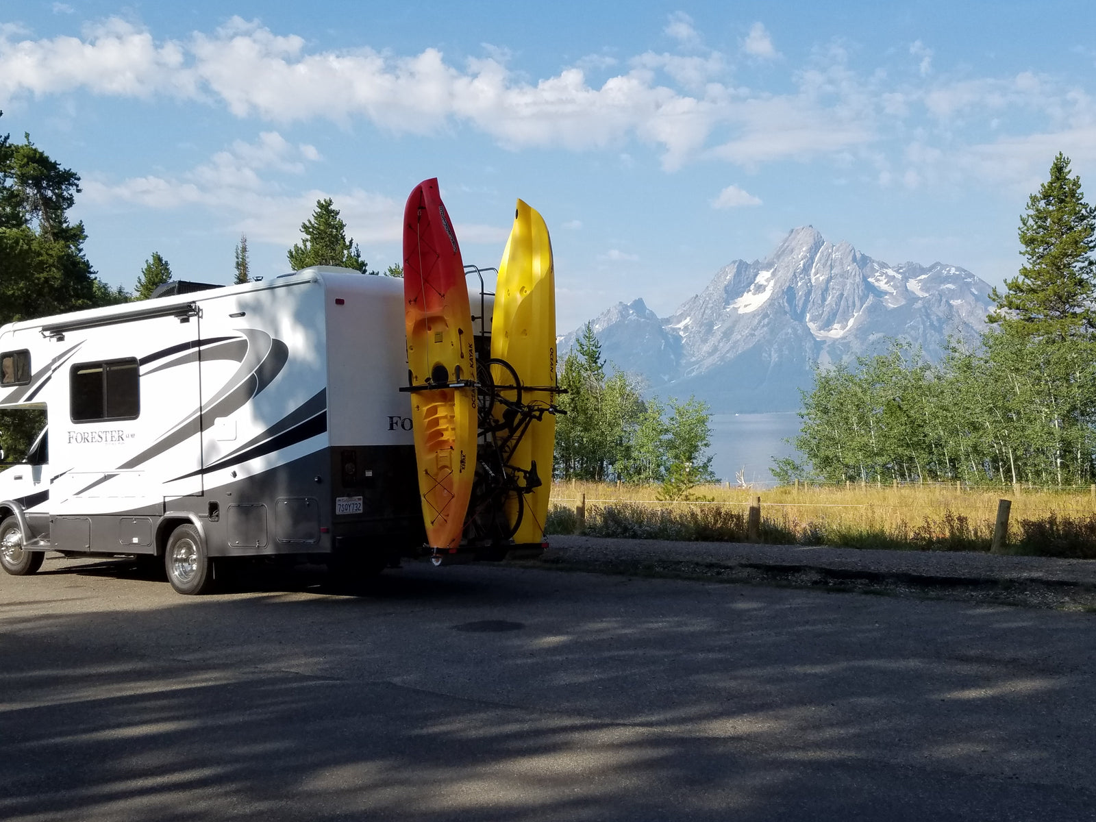 Yakups® KR2B56 FIFTH WHEEL, Motorhome vertical RV Kayak and bike rack ...